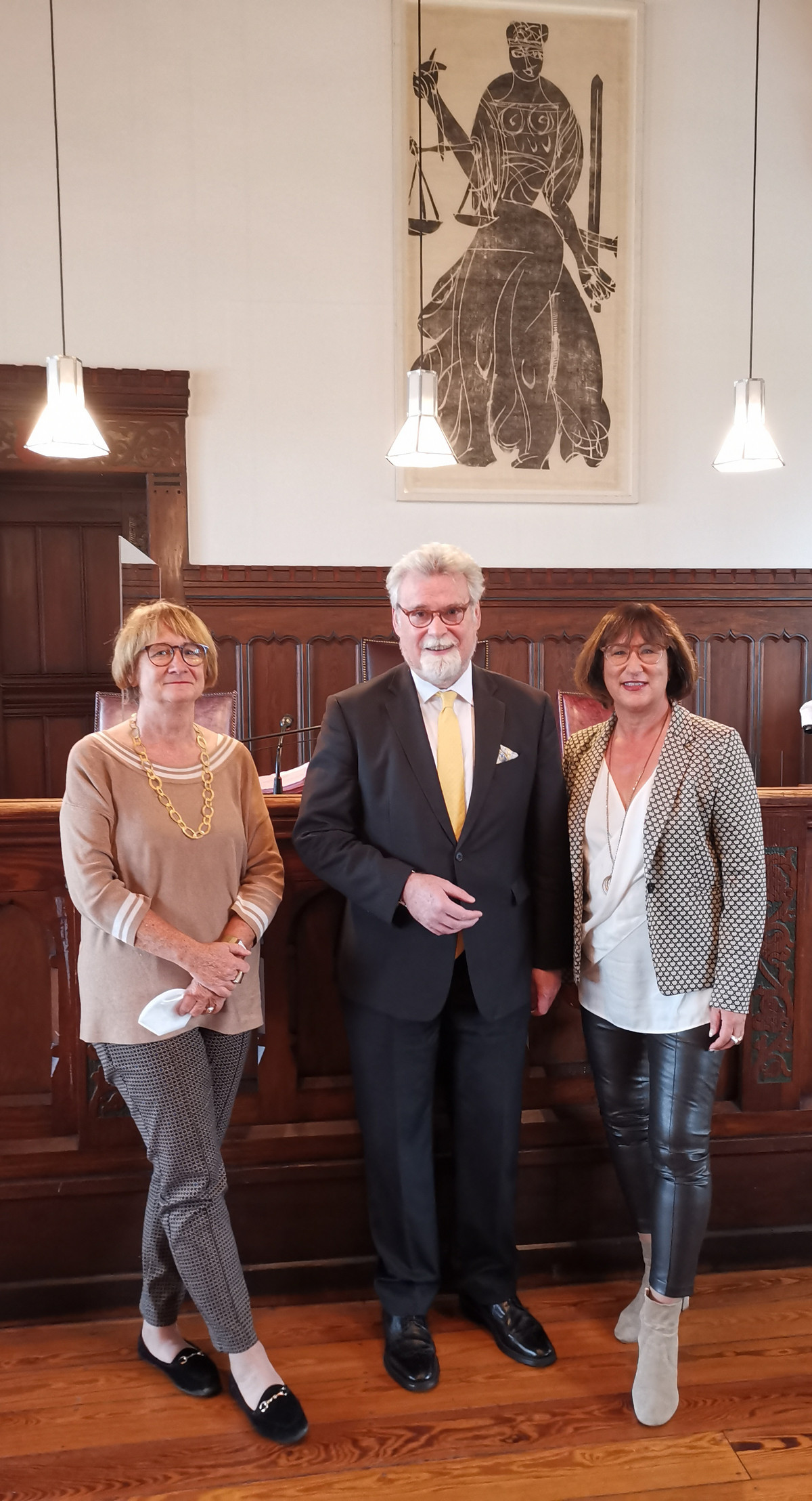 Amtswechsel im kleinsten Kreis – Justizminister Herbert Mertin ...